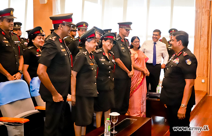 Army Chief Addresses Staff of Army Hospital, Colombo | Sri Lanka Army