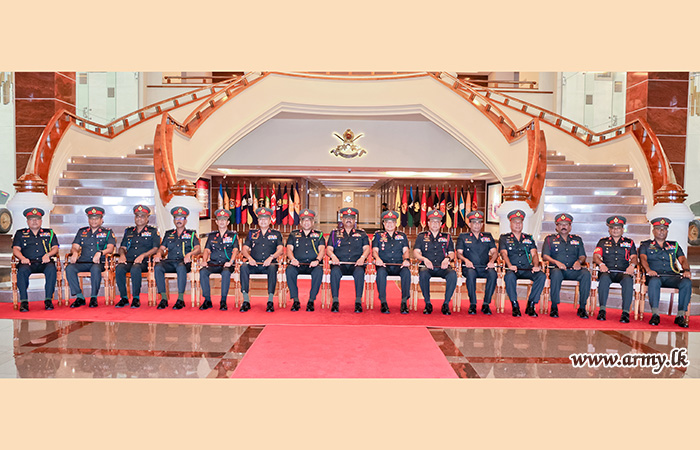 Newly-Promoted Major Generals Receive Symbols of Authority | Sri Lanka Army