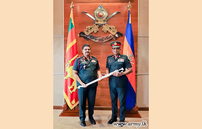 Newly-Promoted Major Generals Receive Symbols of Authority | Sri Lanka Army